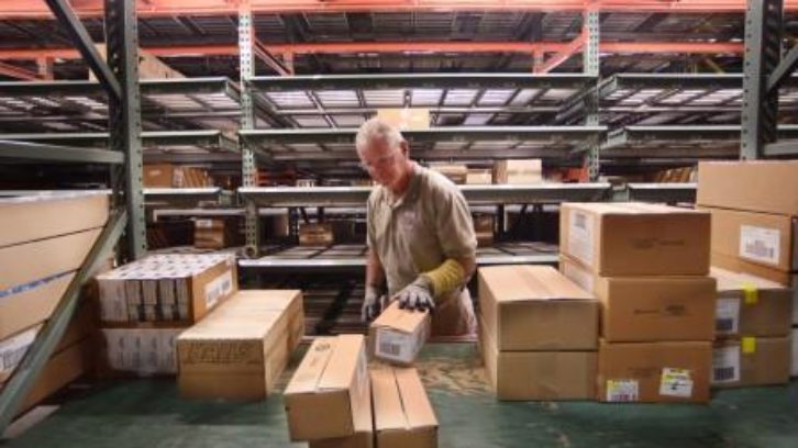 Empty Sears, JCPenney Stores Could Become Amazon Distribution Centers ...