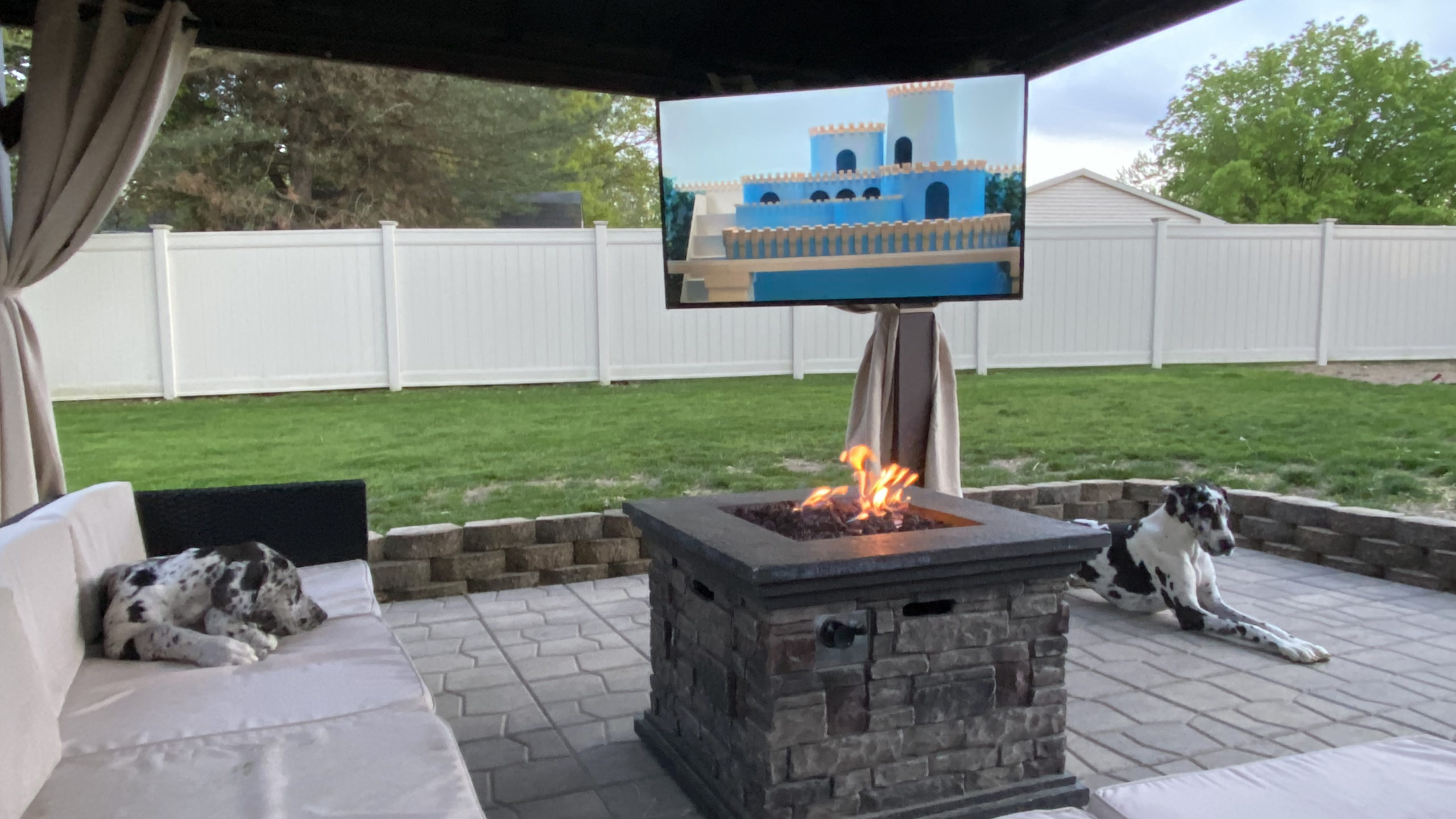 Neptune Shade Series Outdoor TV Review - TWICE