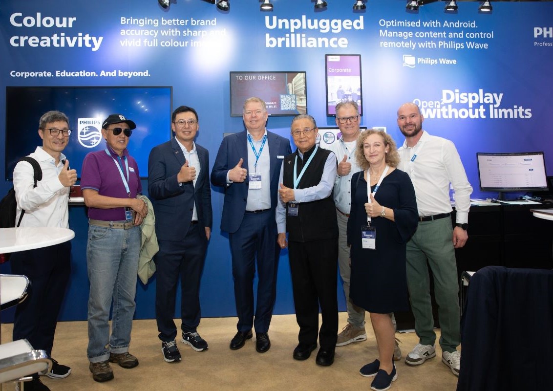 PPDS Teases New Larger Philips Tableaux ePaper Signage - TWICE